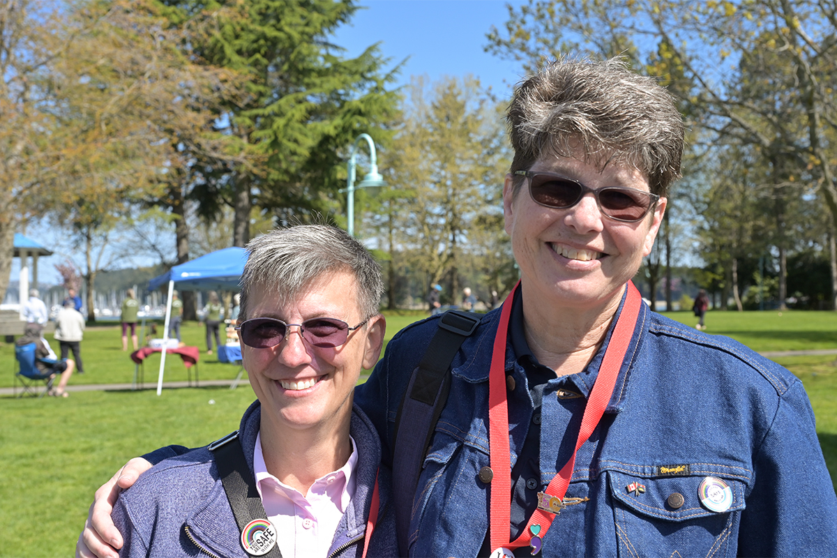 Talking with Americans at Tod’s Nanaimo Infusion – The Discourse.